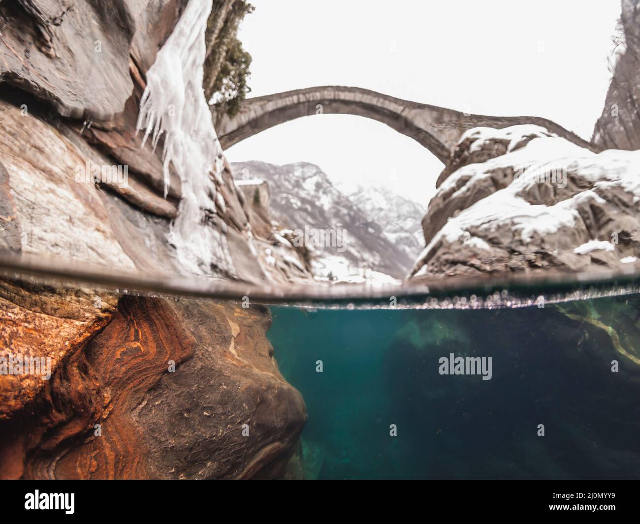 Split view river hi-res stock photography and images - Alamy