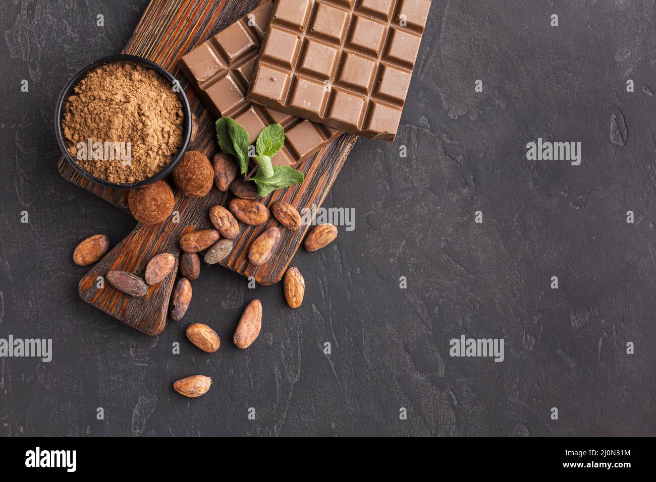 Milk chocolate bar tablet hi-res stock photography and images - Alamy