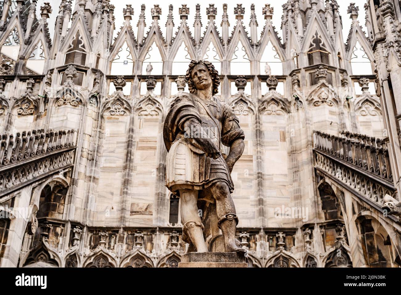 Milan duomo statue hi-res stock photography and images - Alamy