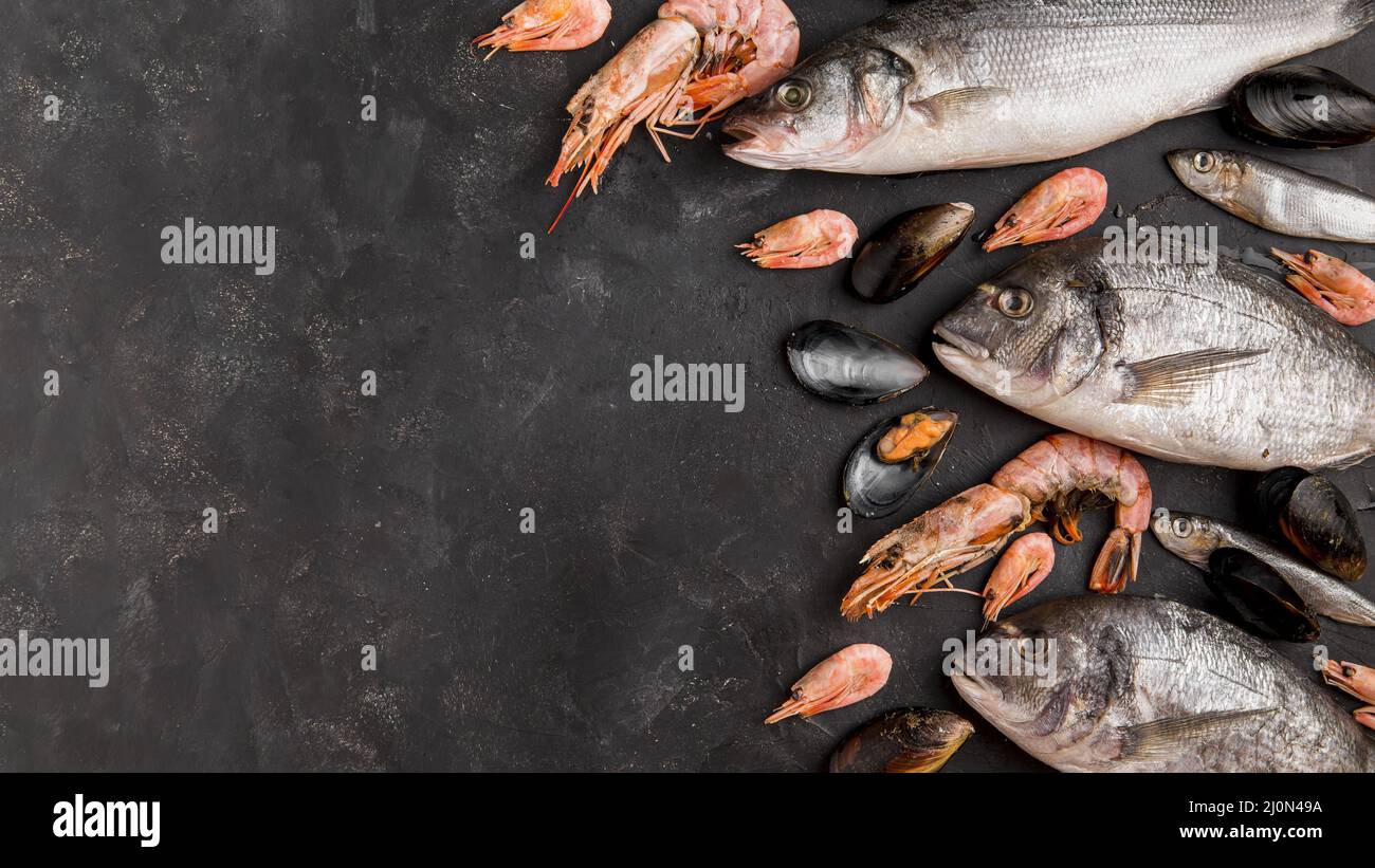 Delicious fresh fish and shrimp Stock Photo - Alamy