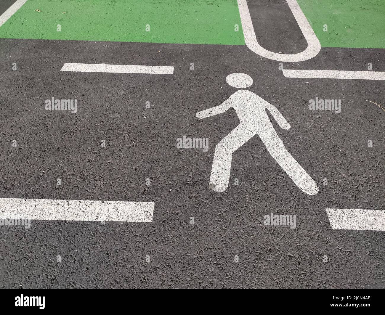 Top view of a road sign on the asphalt Stock Photo - Alamy