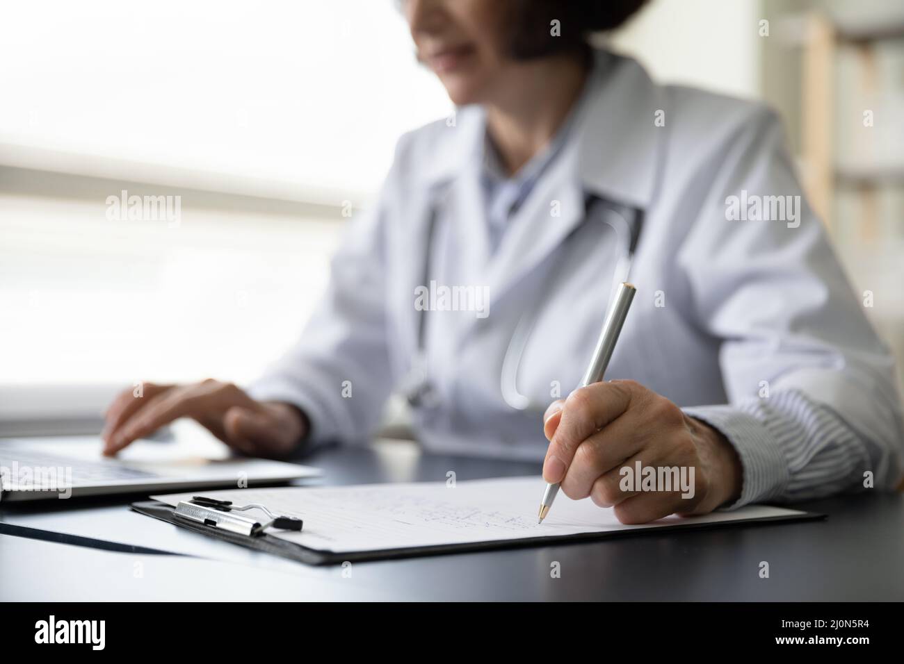 Middle ages woman nurse hi-res stock photography and images - Alamy