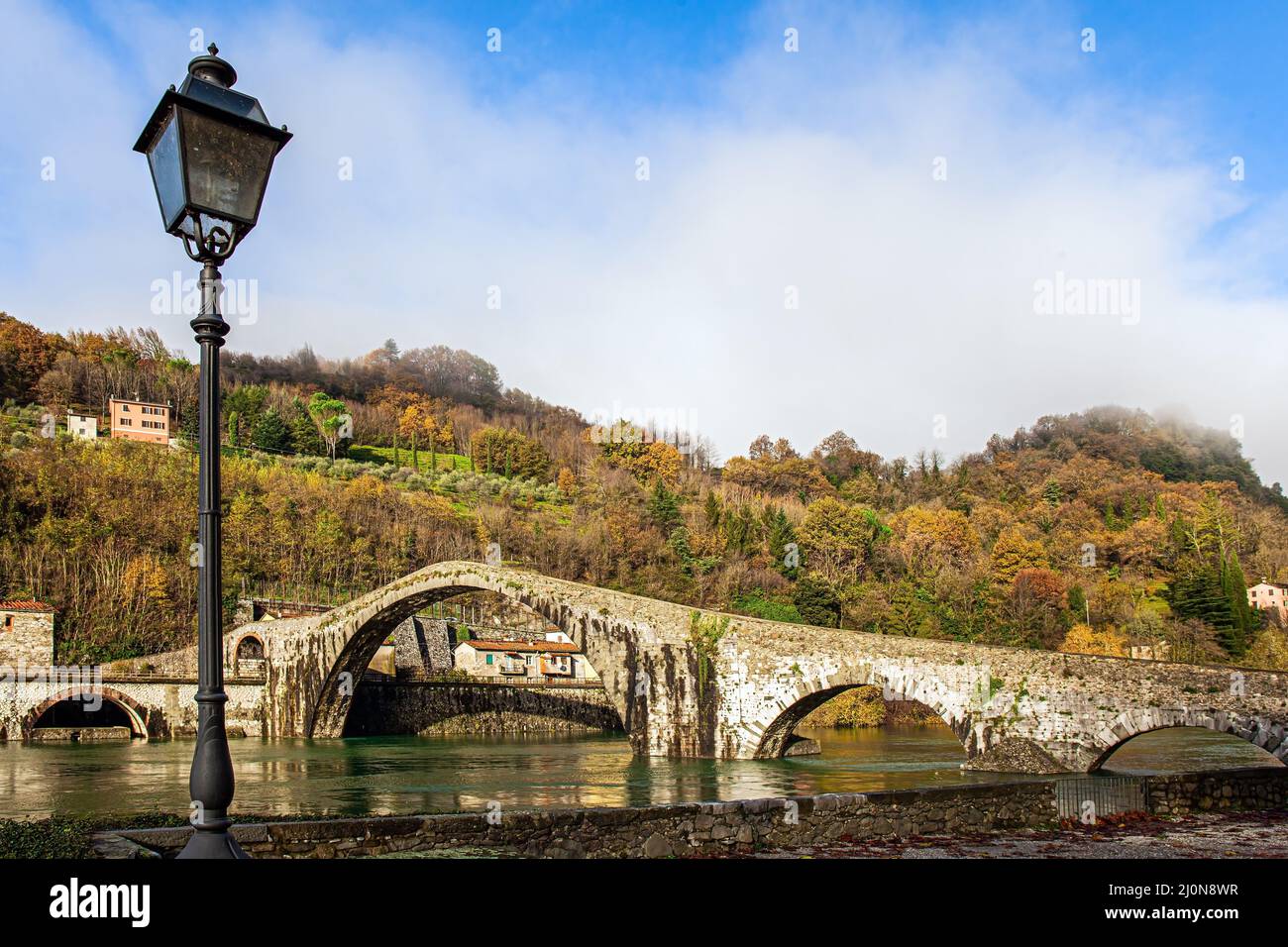 Stone bridge buildings italy hi-res stock photography and images - Alamy