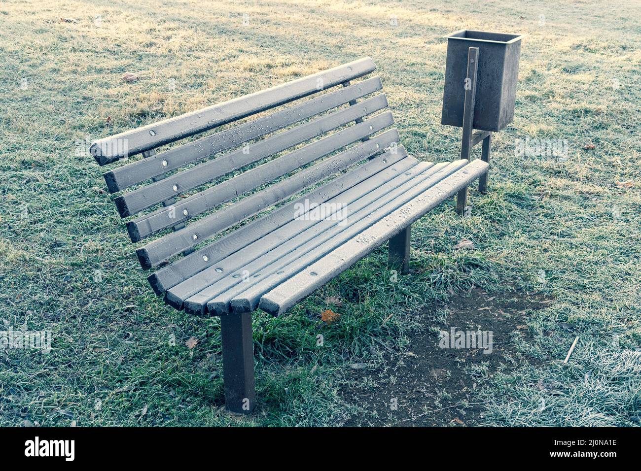 Frozen bin hi-res stock photography and images - Alamy