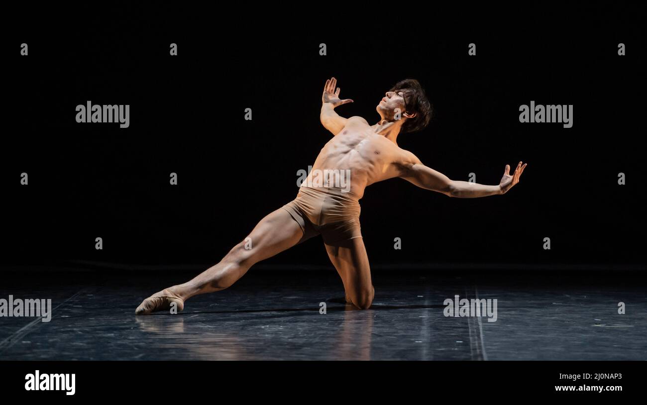 Luca acri performs hi-res stock photography and images - Alamy