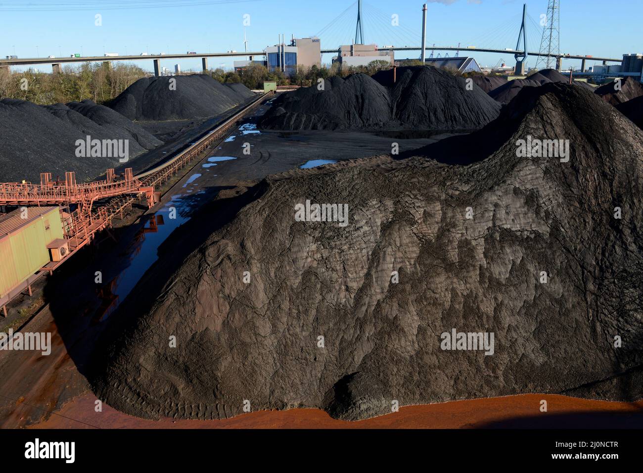 Schwarze fracht hi-res stock photography and images - Alamy