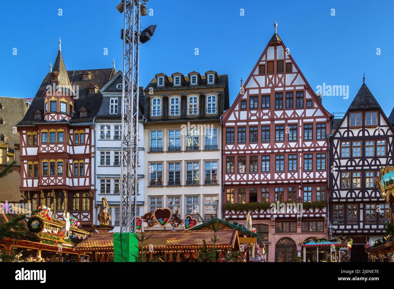 Christmas market romerberg square hi-res stock photography and images ...
