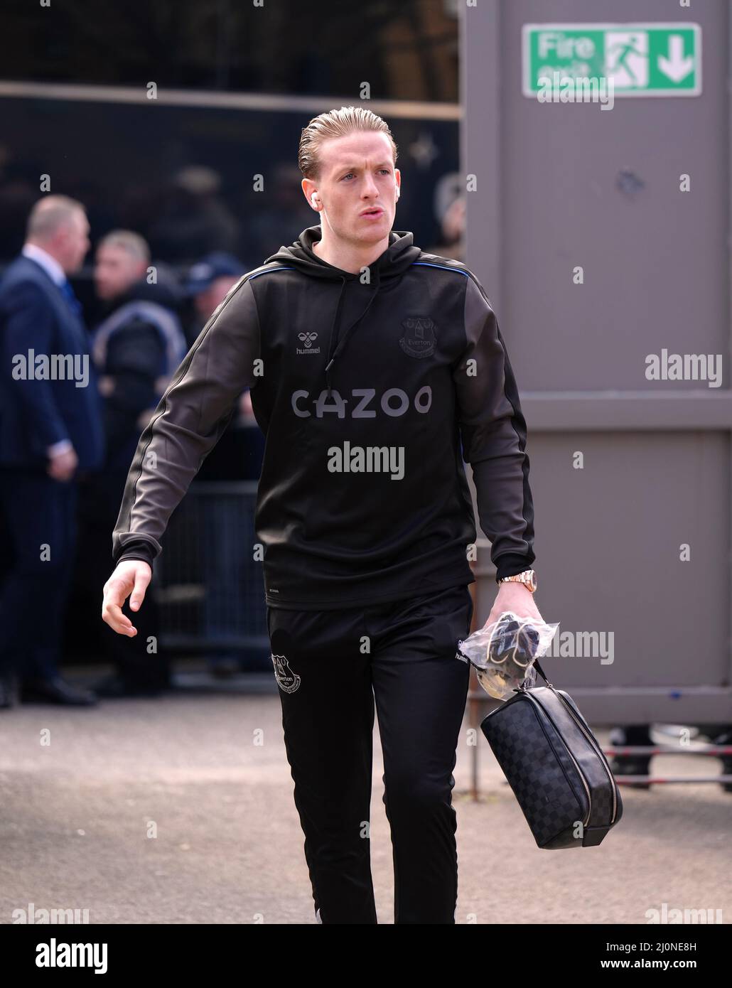 Everton goalkeeper Jordan Pickford arrives for the Emirates FA Cup ...
