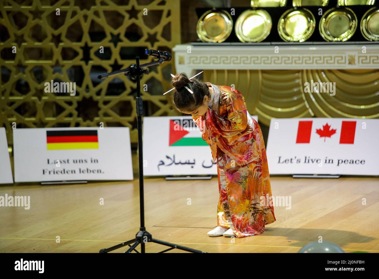 Turkish children sing hi-res stock photography and images - Alamy