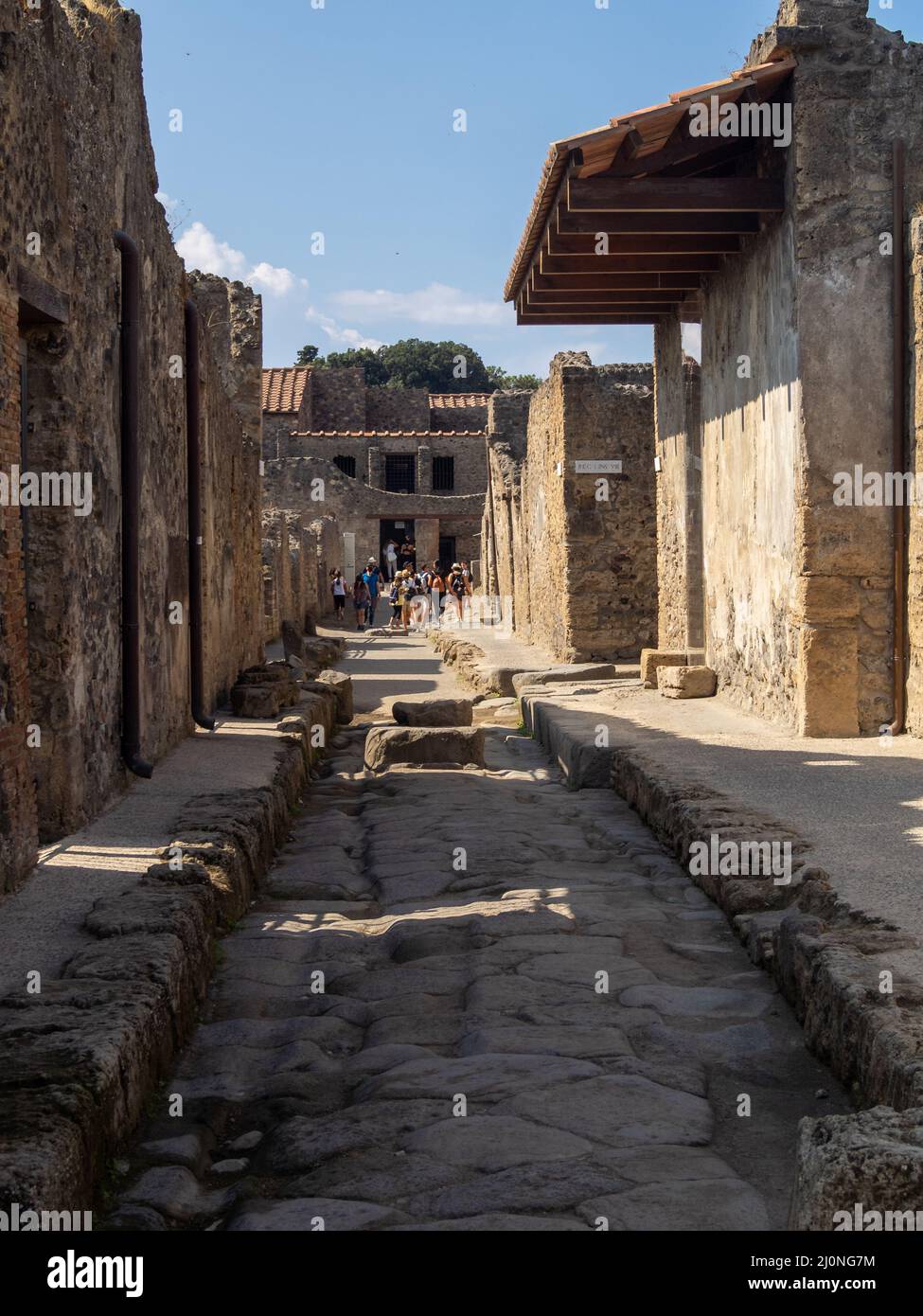 Pompei ruins street Stock Photo - Alamy