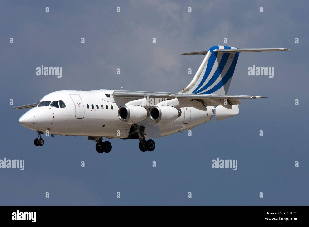 BAe Systems British Aerospace BAe-146-100 (REG: G-BLRA) on finals ...