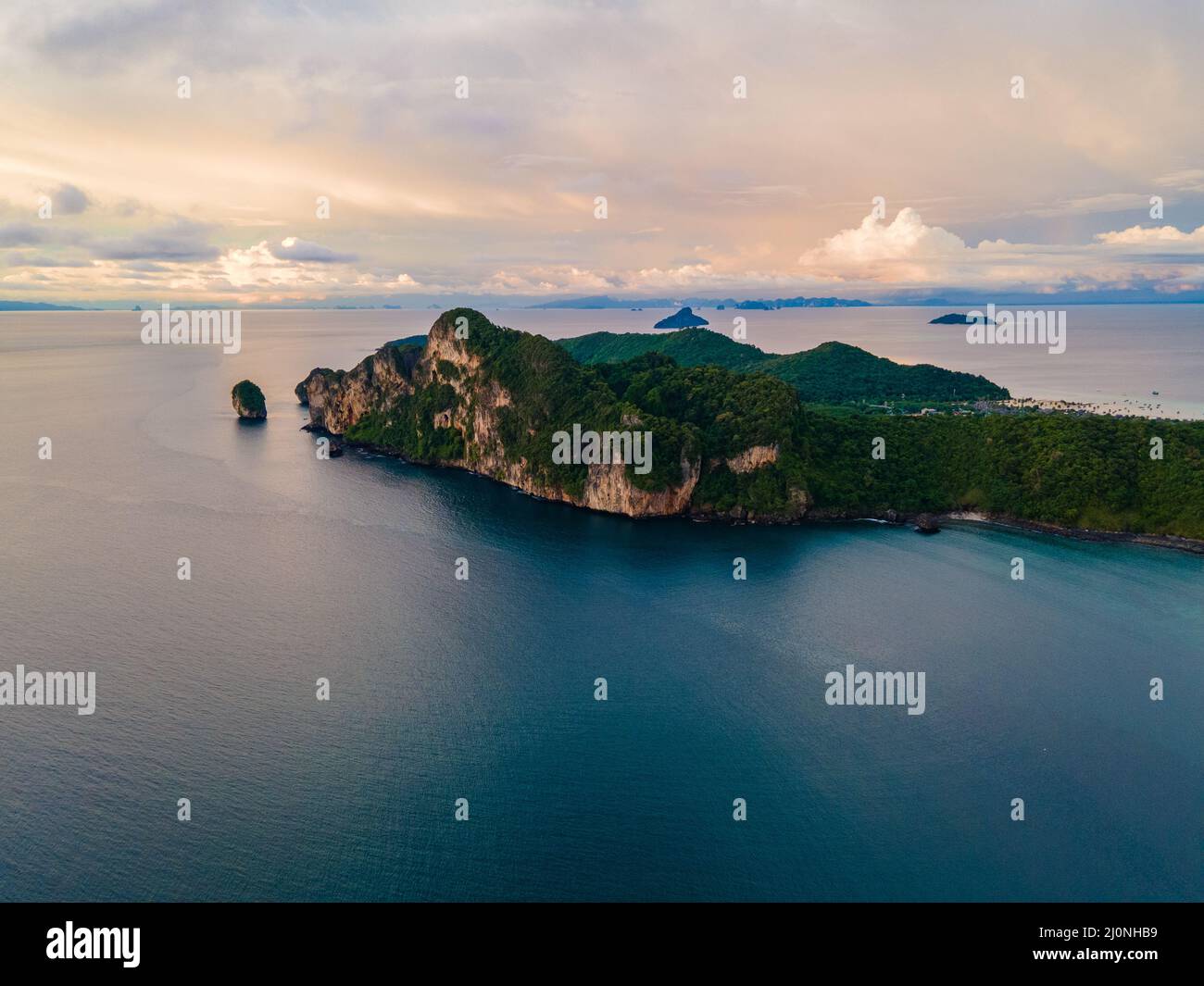 Koh Phi Phi Thailand, Turquoise clear water Thailand Koh Pi Pi,Scenic ...