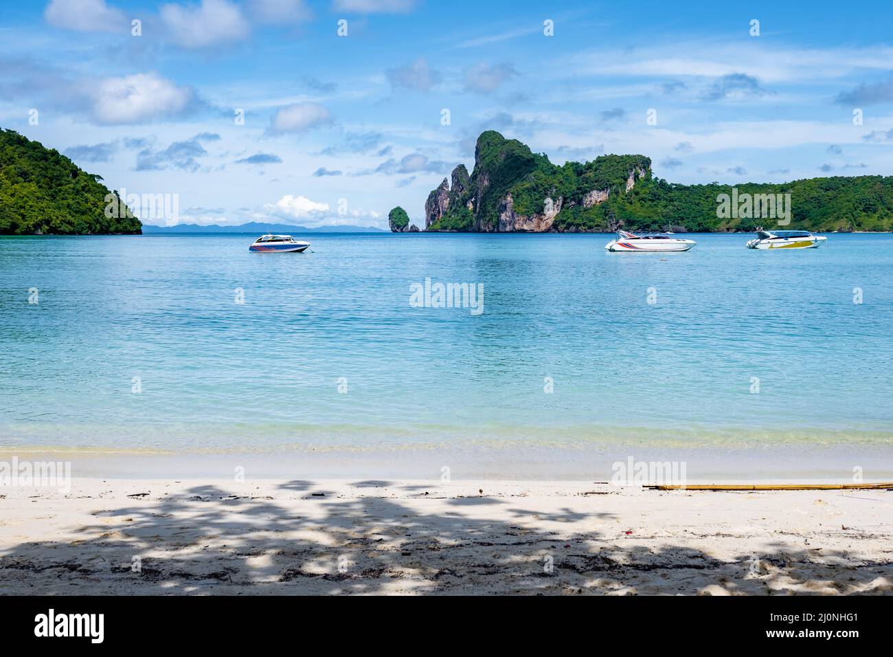Koh Phi Phi Thailand, Turquoise clear water Thailand Koh Pi Pi,Scenic ...