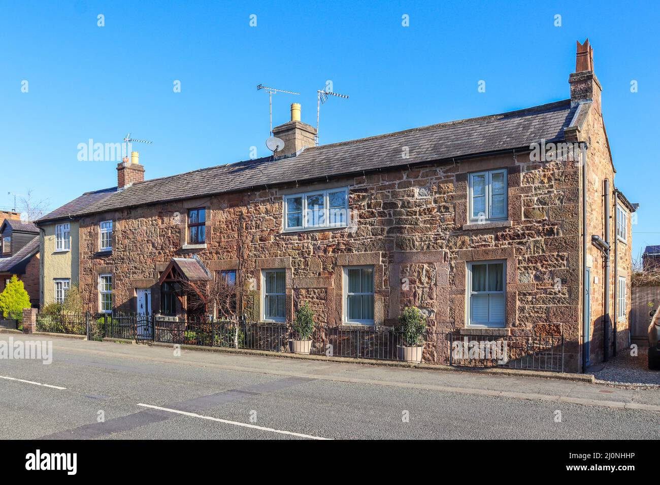 British countryside houses hi-res stock photography and images - Alamy