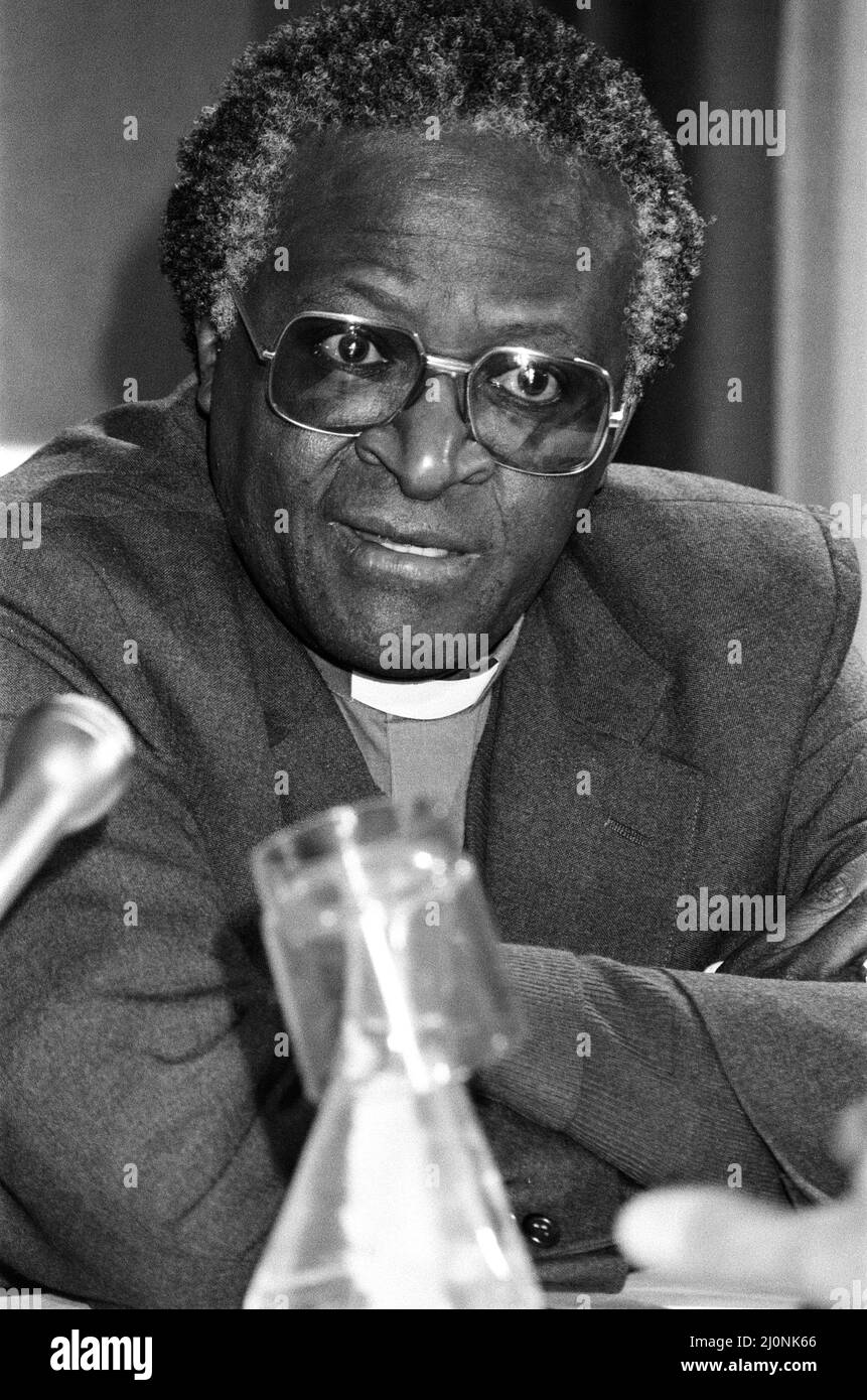 Bishop desmond tutu hi-res stock photography and images - Alamy