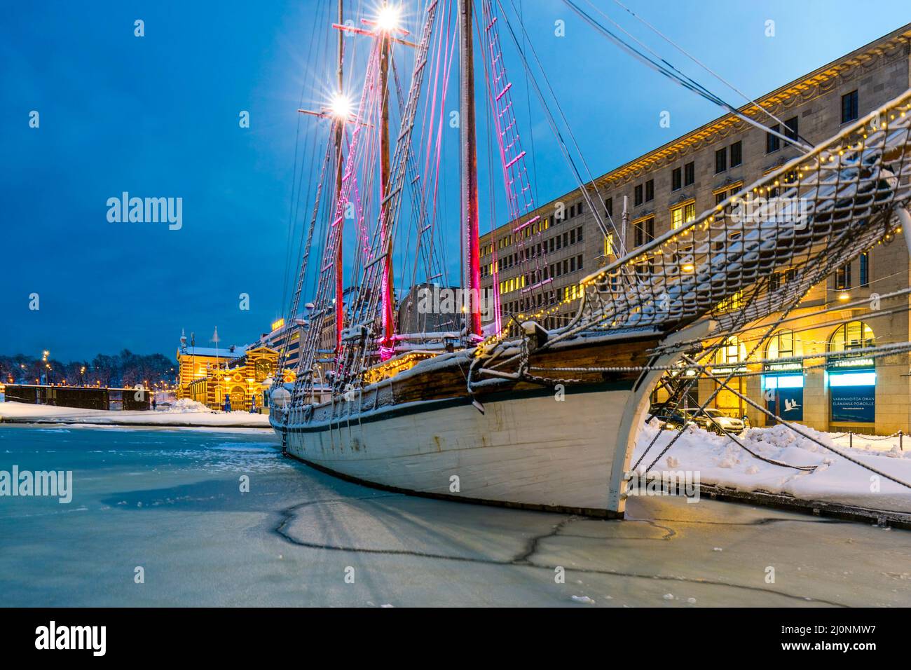 Ship navigation lights at night hi-res stock photography and images - Alamy