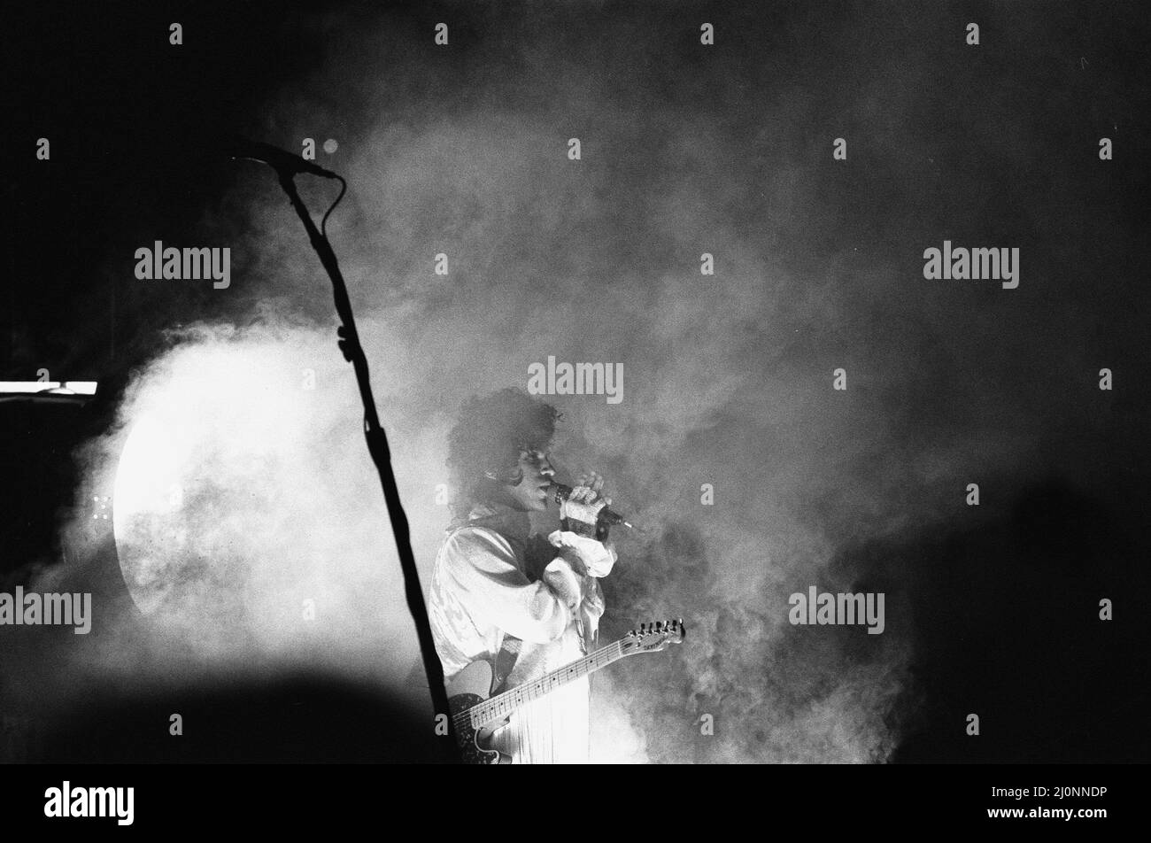 Singer prince performing 1984 hi-res stock photography and images - Alamy