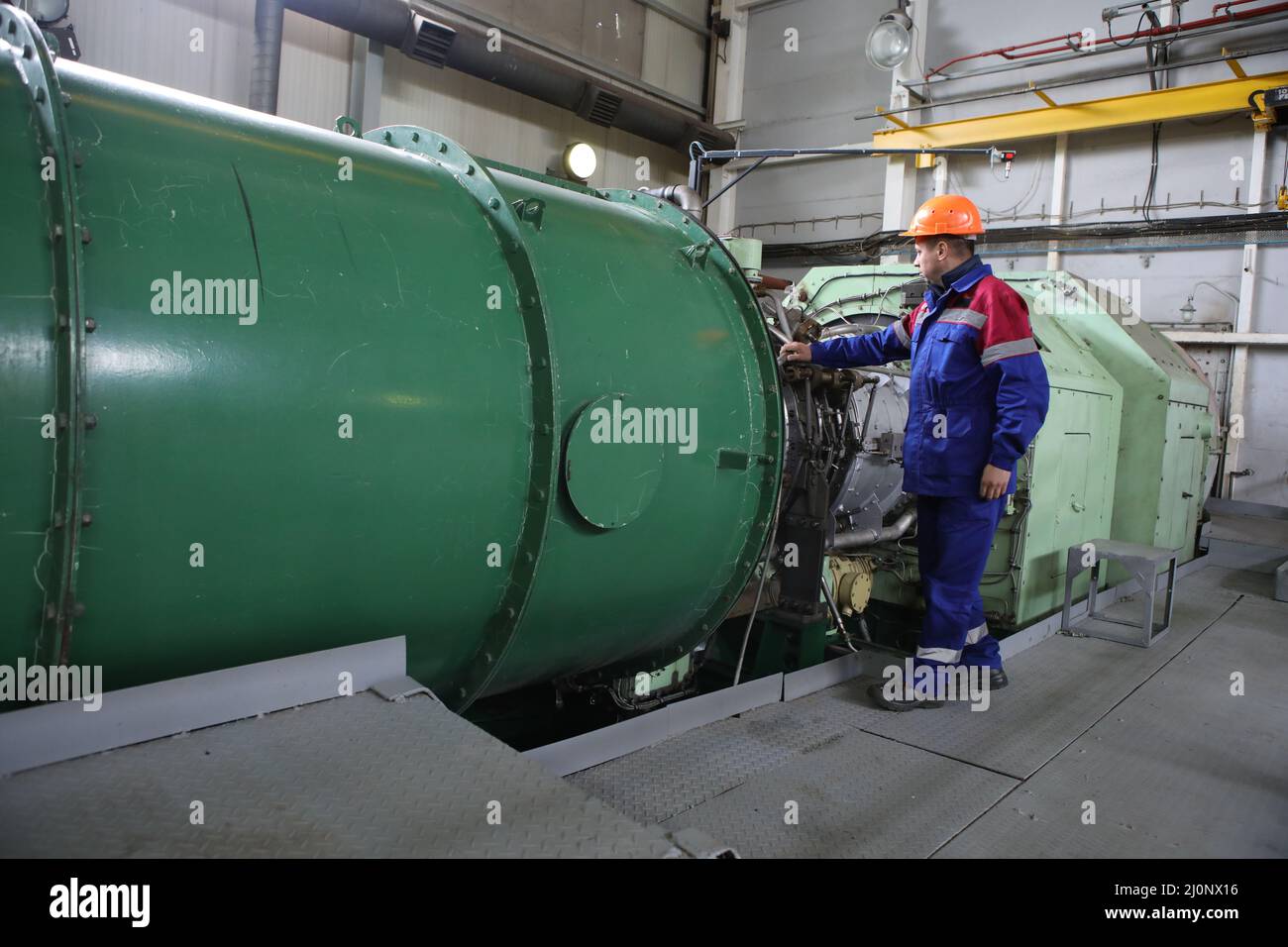 Gas turbine engine cooling system hi-res stock photography and images ...