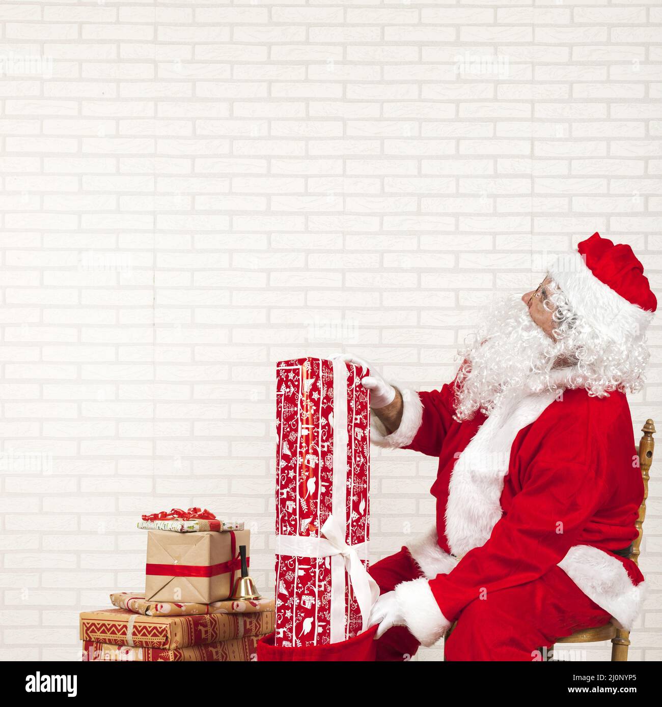Traditional santa with presents hi-res stock photography and images - Alamy