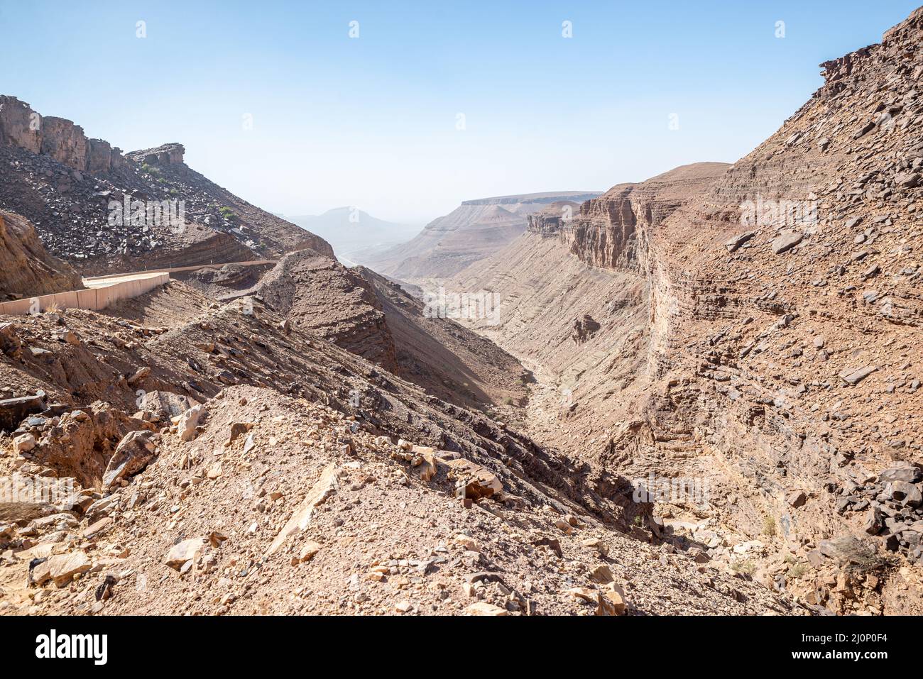Mountain scenery at Amogjar pass, Adrar Region, Mauritania Stock Photo ...