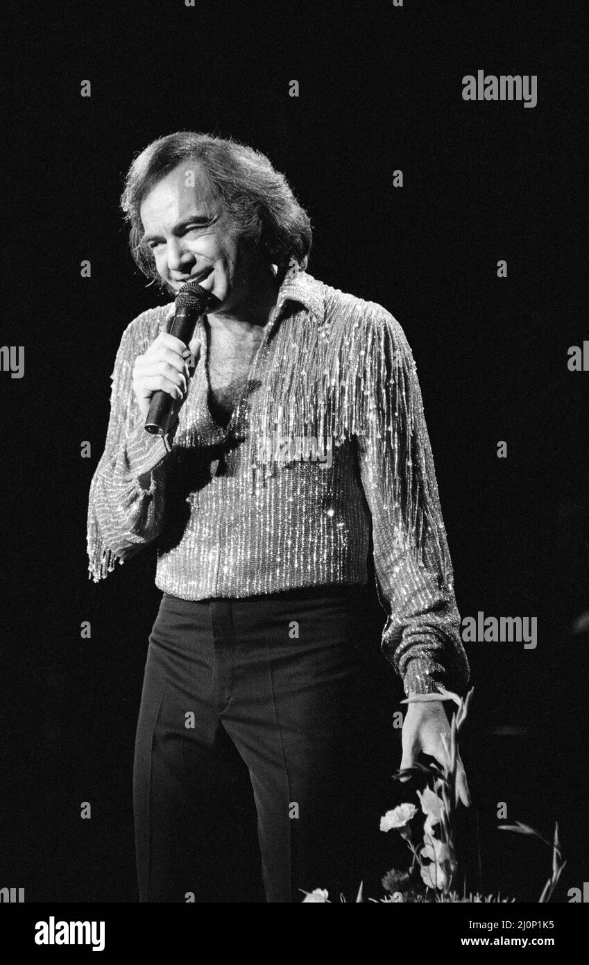 Singer neil diamond Black and White Stock Photos & Images - Alamy