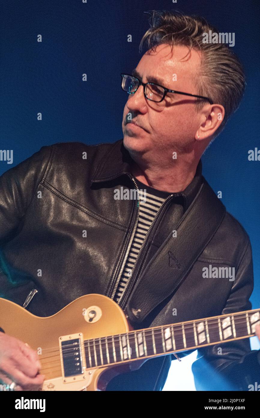 Richard hawley pulp hi-res stock photography and images - Alamy