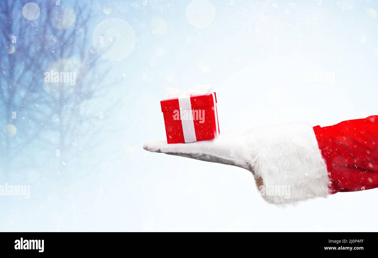 Present hand hi-res stock photography and images - Alamy