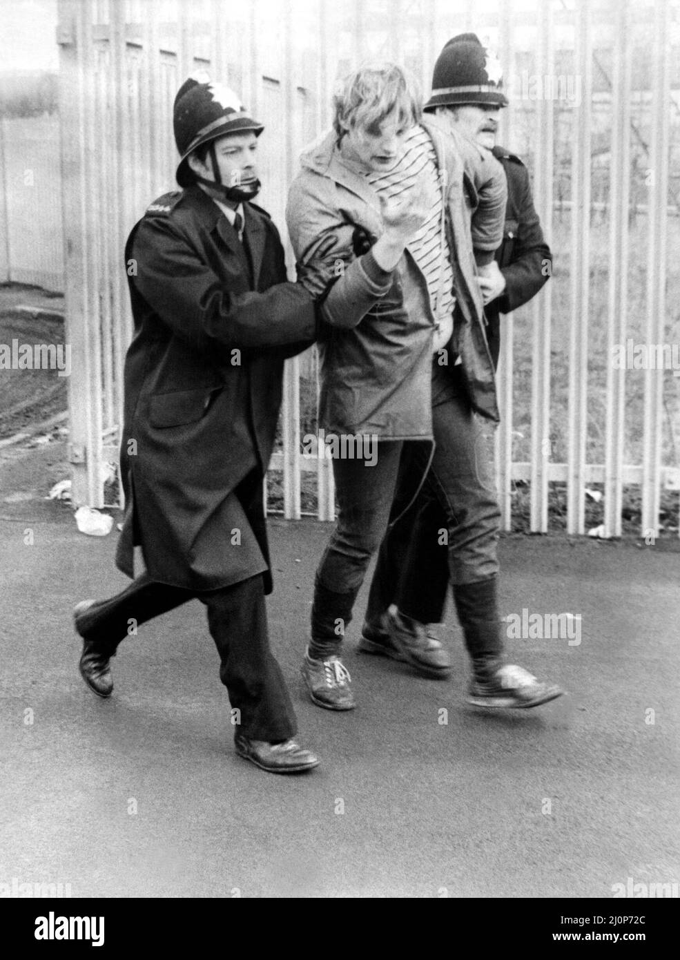 The National Miners Strike 1984 Police grab one of the protesters after ...