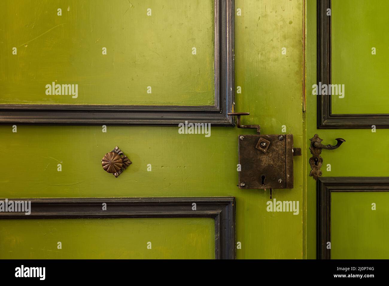 Old window lock hi-res stock photography and images - Alamy