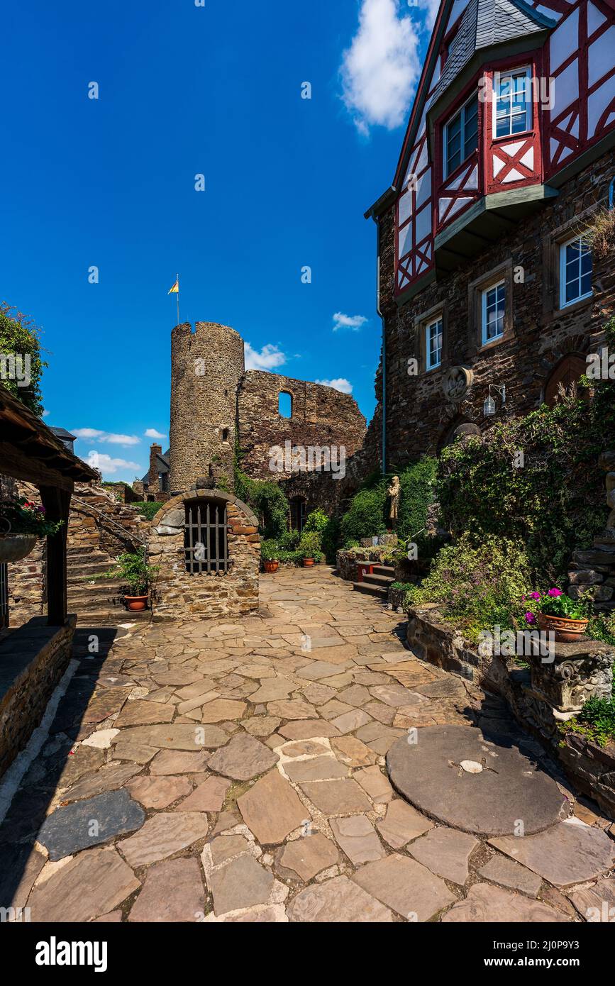 Ruins of the thurant castle hi-res stock photography and images - Alamy