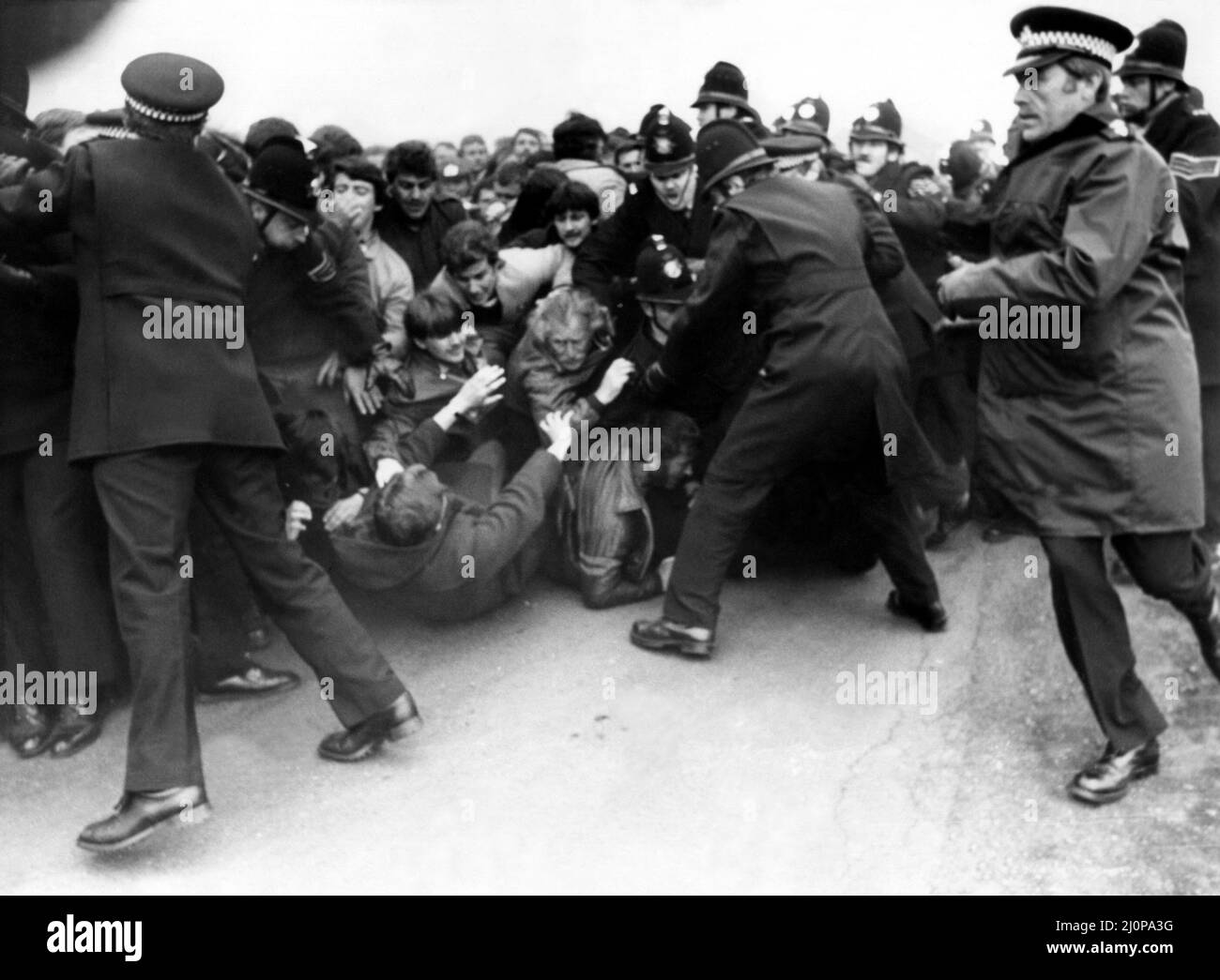 The National Miners Strike 1984 Police and pickets clash at Ellington ...