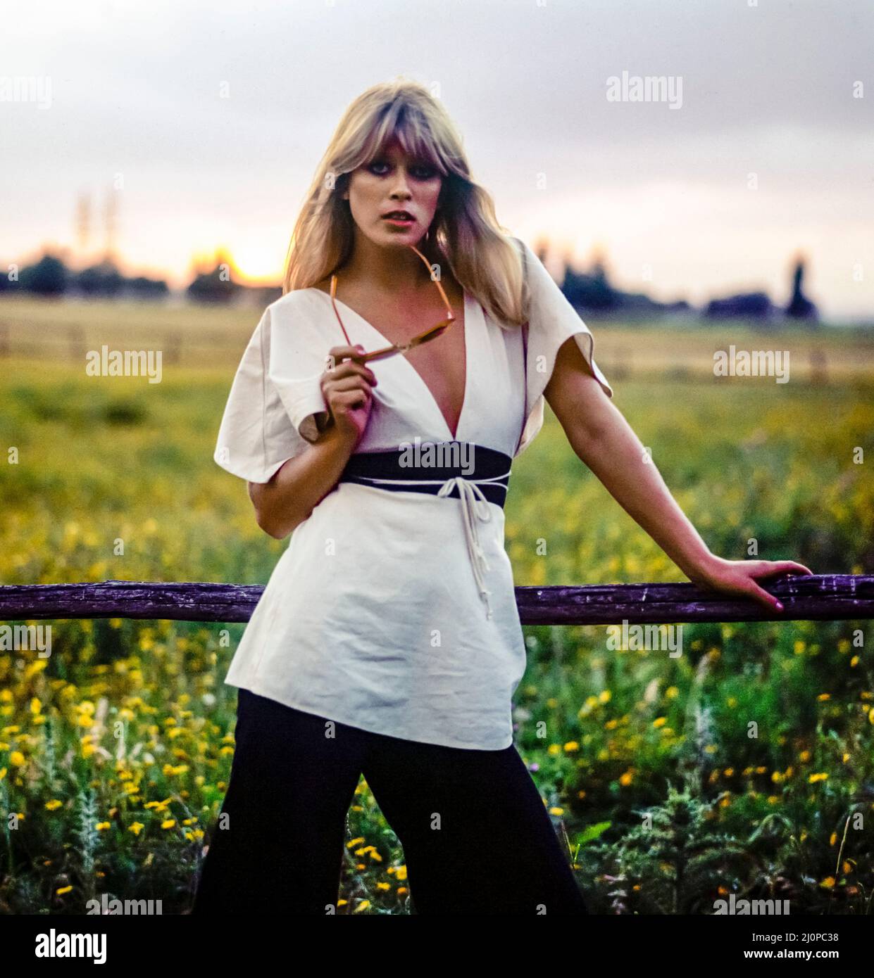 Vintage italy 1970s 1970 1974s 1974 seventies fashion hi-res stock ...