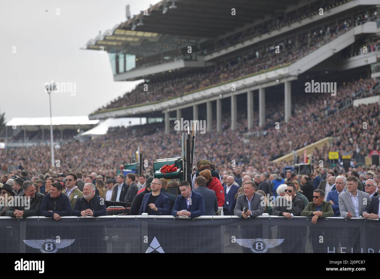 Ludlow racecourse hi-res stock photography and images - Alamy