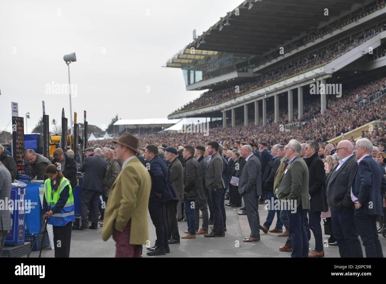 Ludlow racecourse hi-res stock photography and images - Alamy