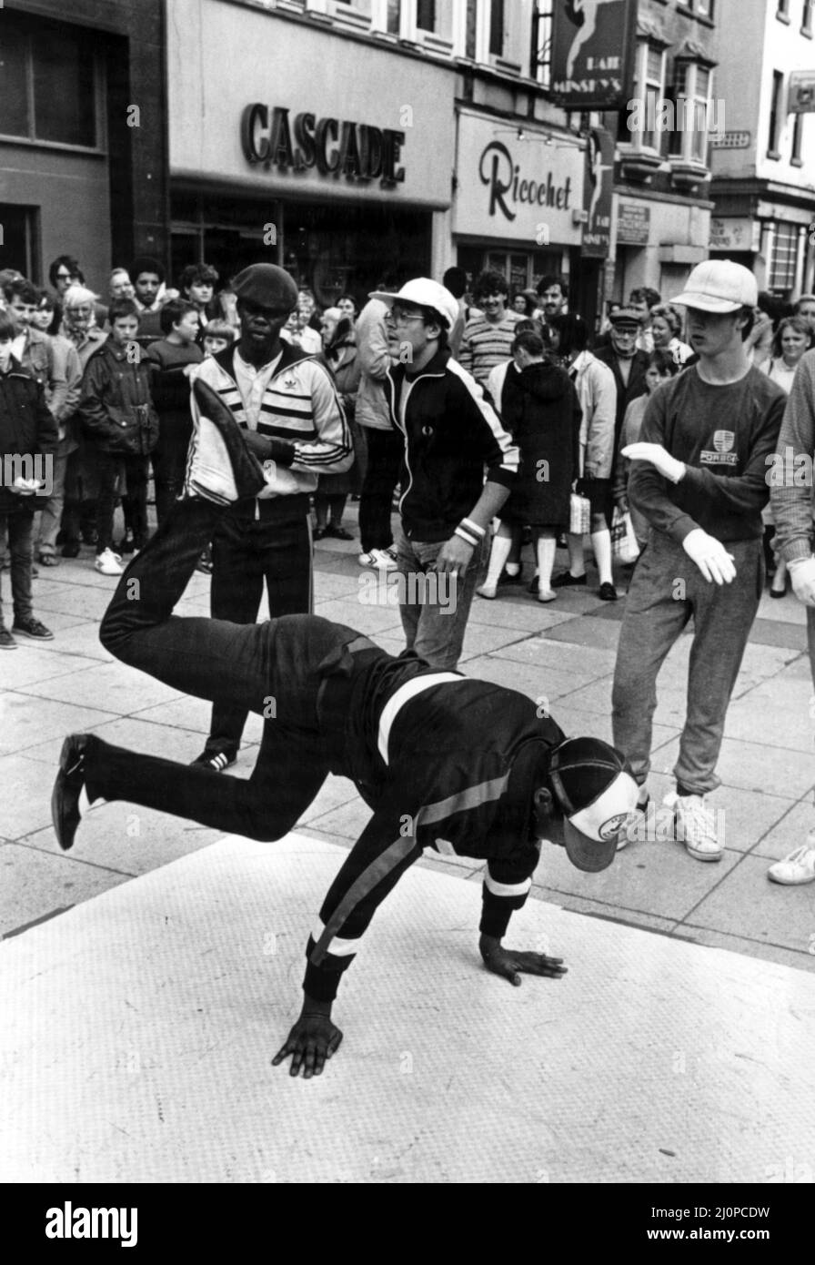 1980s dance street Black and White Stock Photos & Images - Alamy
