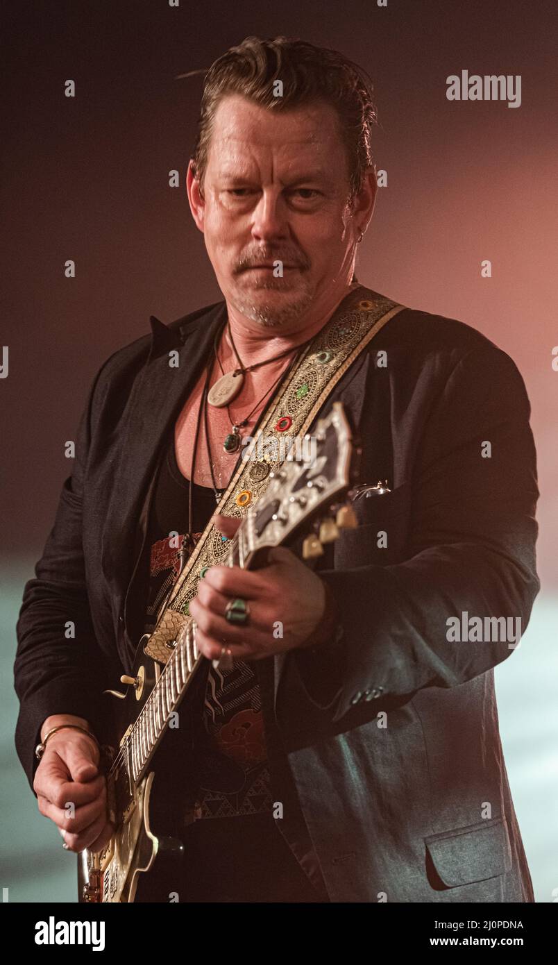 Ian Siegal live on stage Stock Photo - Alamy