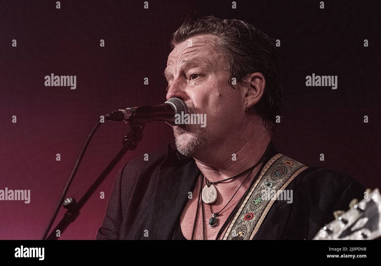 Ian Siegal live on stage Stock Photo - Alamy