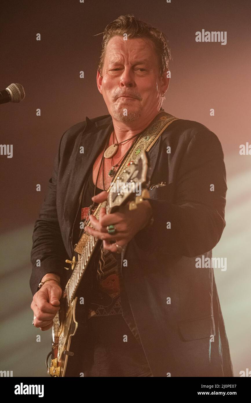Ian Siegal live on stage Stock Photo - Alamy