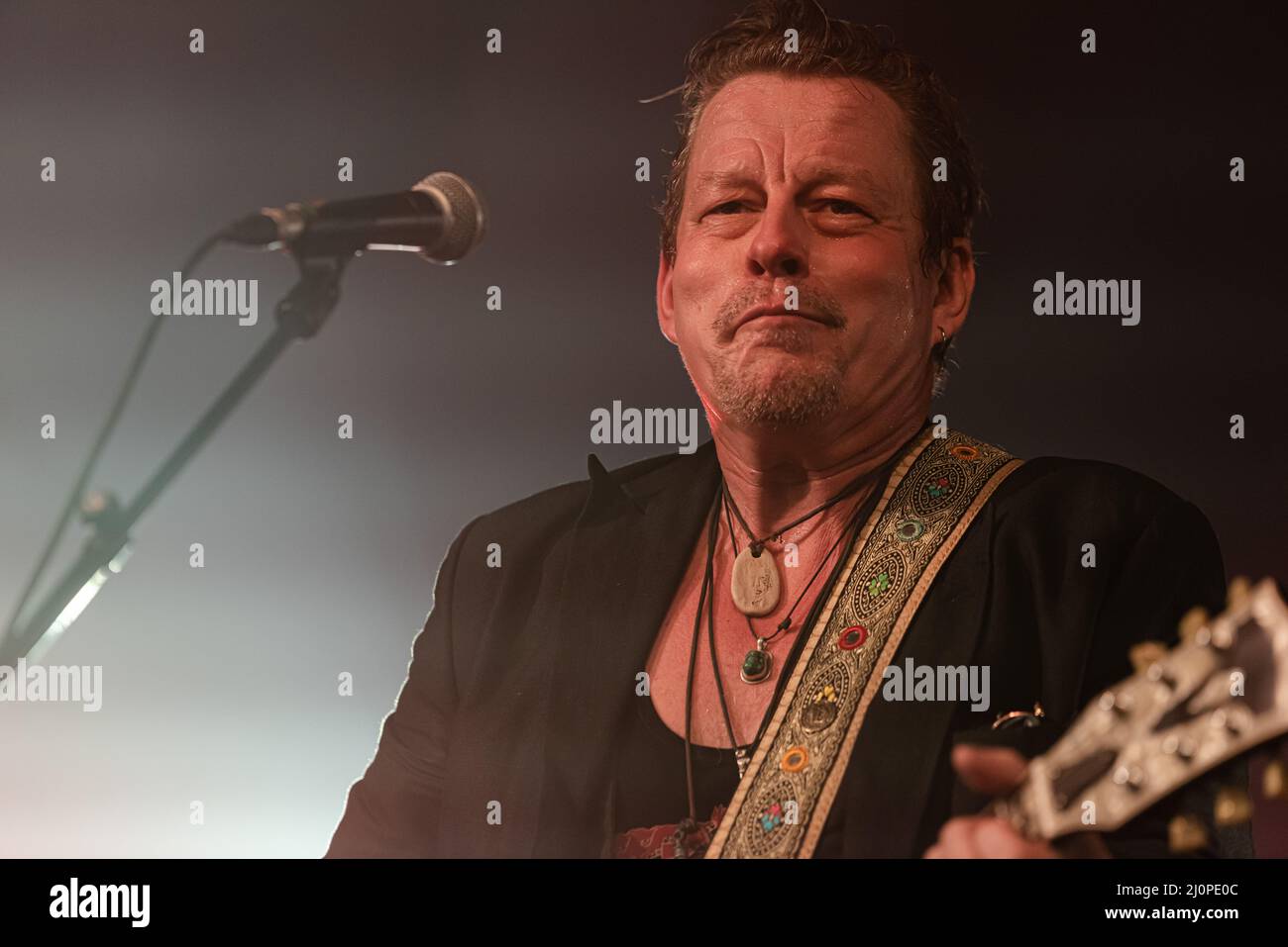 Ian Siegal live on stage Stock Photo - Alamy