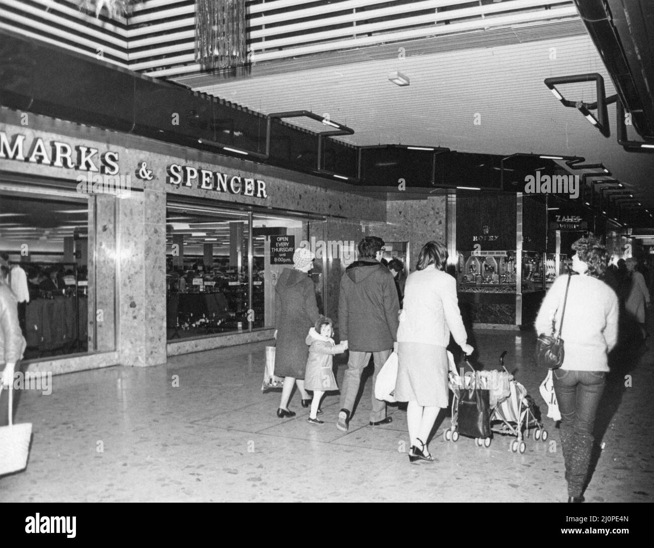 17th century street scene Black and White Stock Photos & Images - Alamy