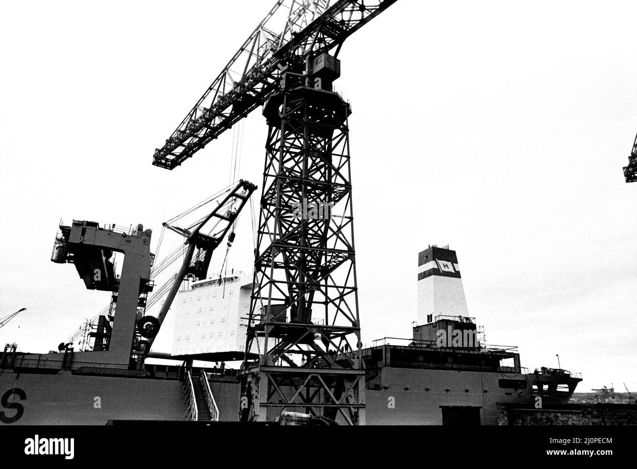 Swan hunters shipyard Black and White Stock Photos & Images - Alamy
