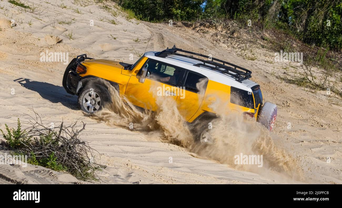 Fj cruiser hi-res stock photography and images - Alamy