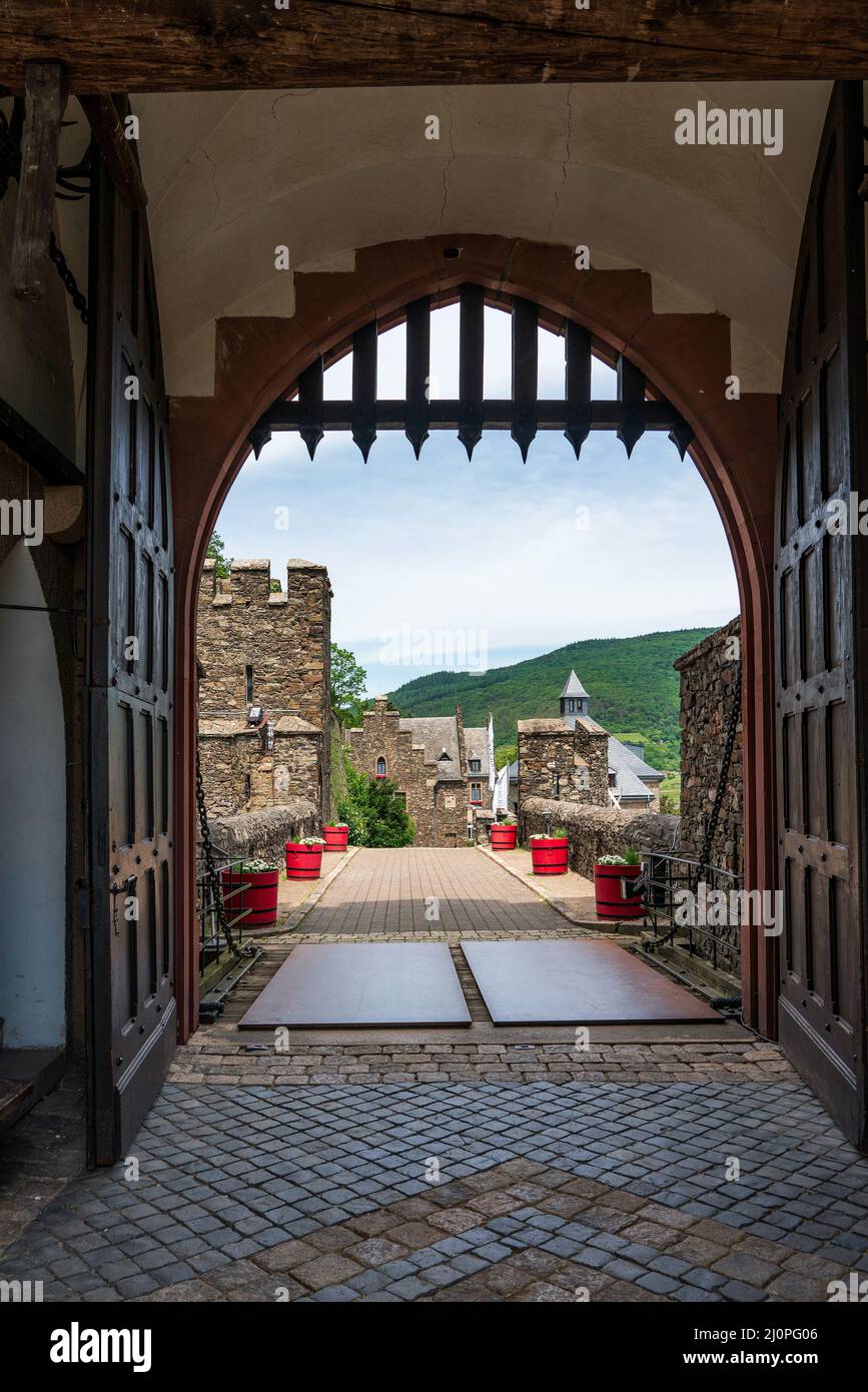 Castle gate at Reichenstein Castle Stock Photo - Alamy