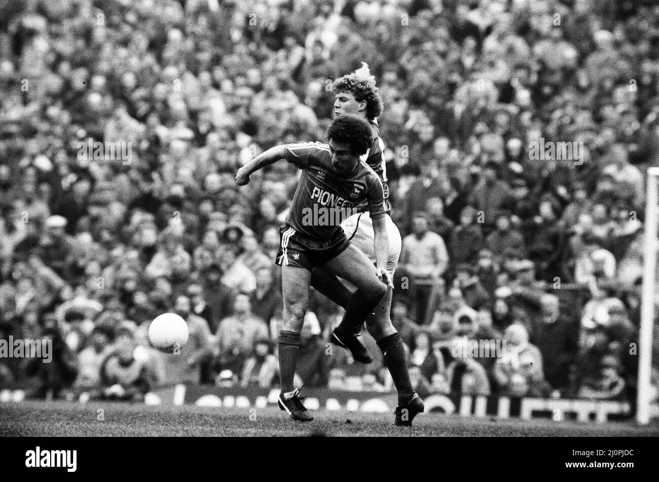 Arsenal v Ipswich Town league match at Highbury March 1984. Final score ...