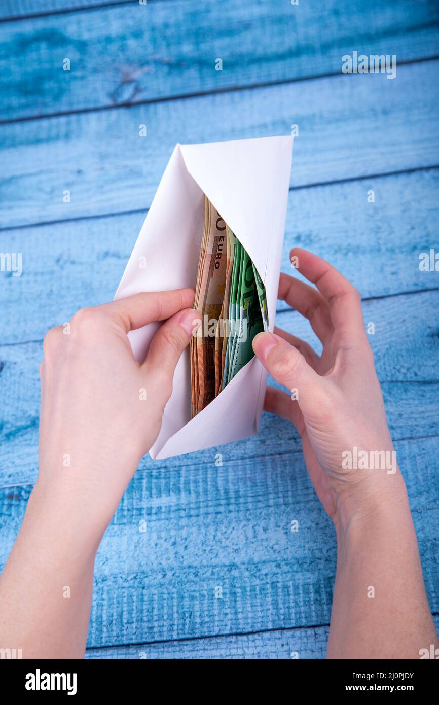 Banknotes open hi-res stock photography and images - Alamy