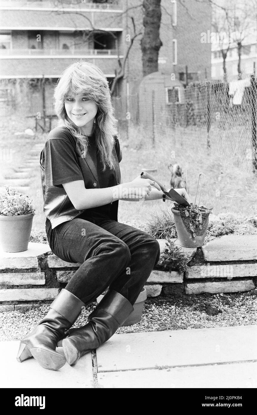 Samantha Fox contestant Miss Sunday People competition, aged 16 years ...