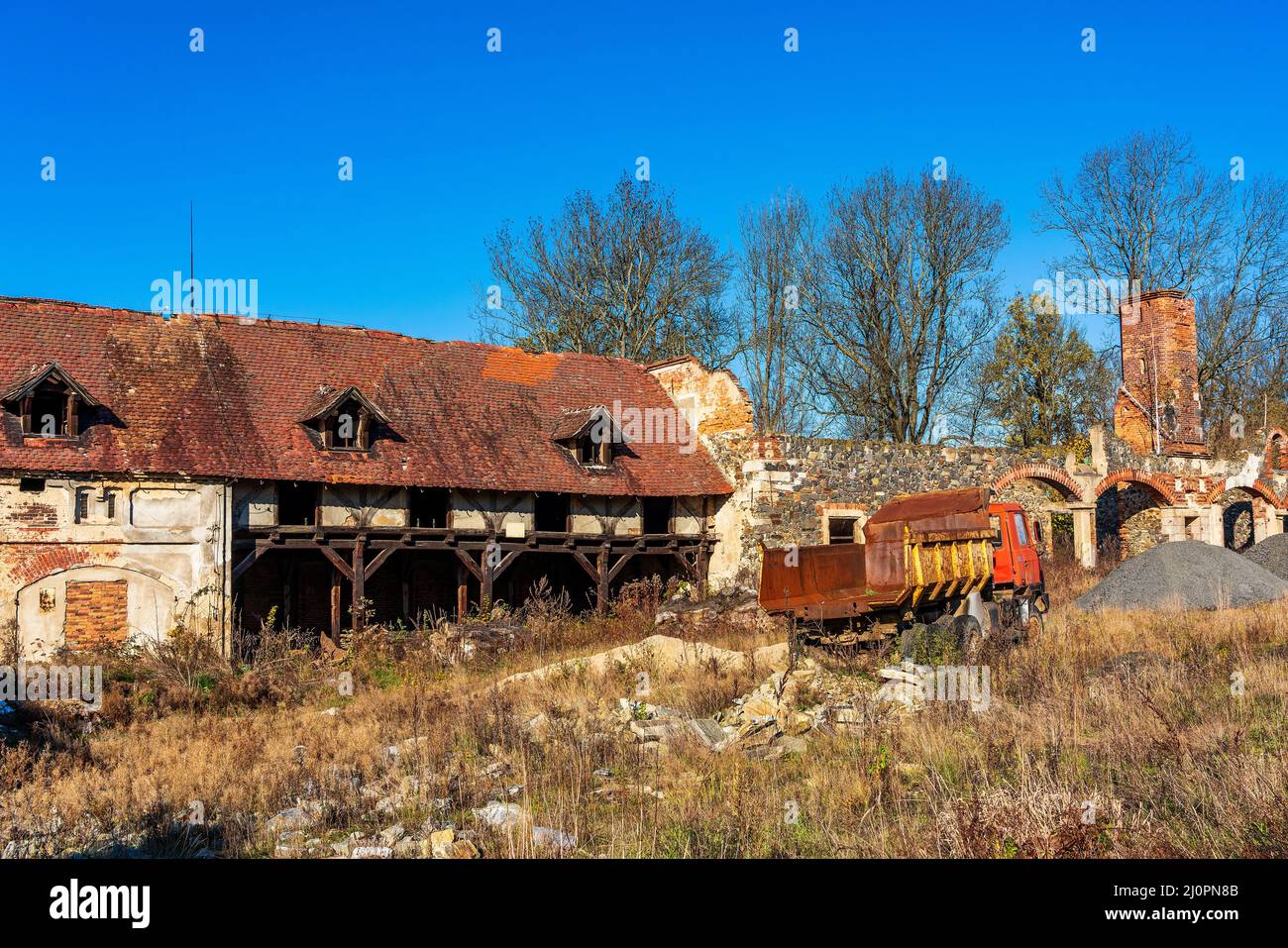 Old lorry hi-res stock photography and images - Alamy