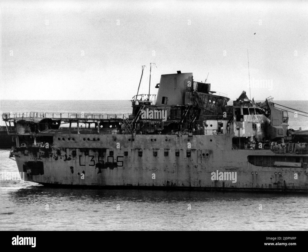 The RFA Sir Tristram enters the River Tyne after an 8,000 mile rescue ...