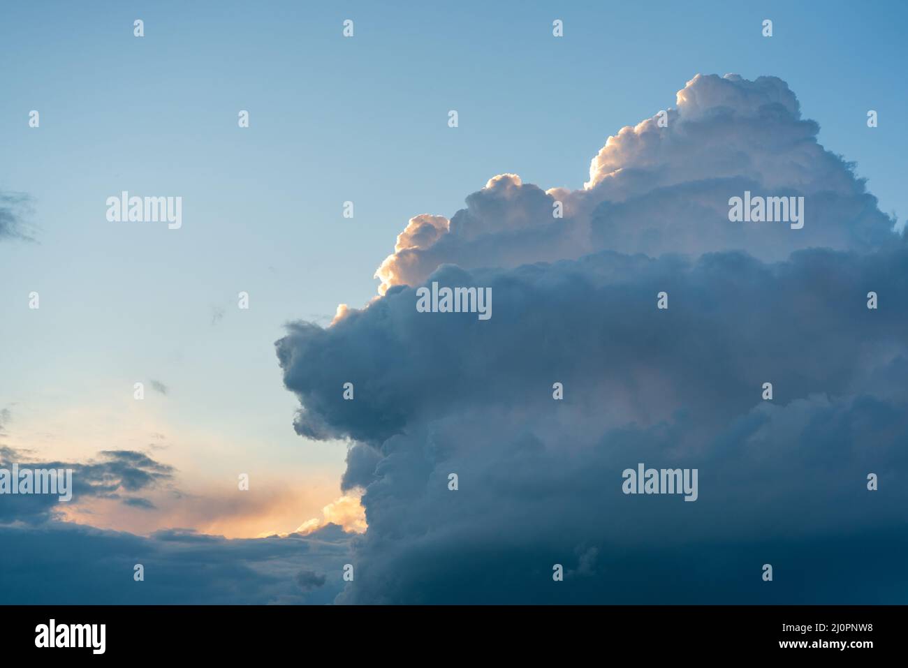 Abstract cloud formation hi-res stock photography and images - Alamy