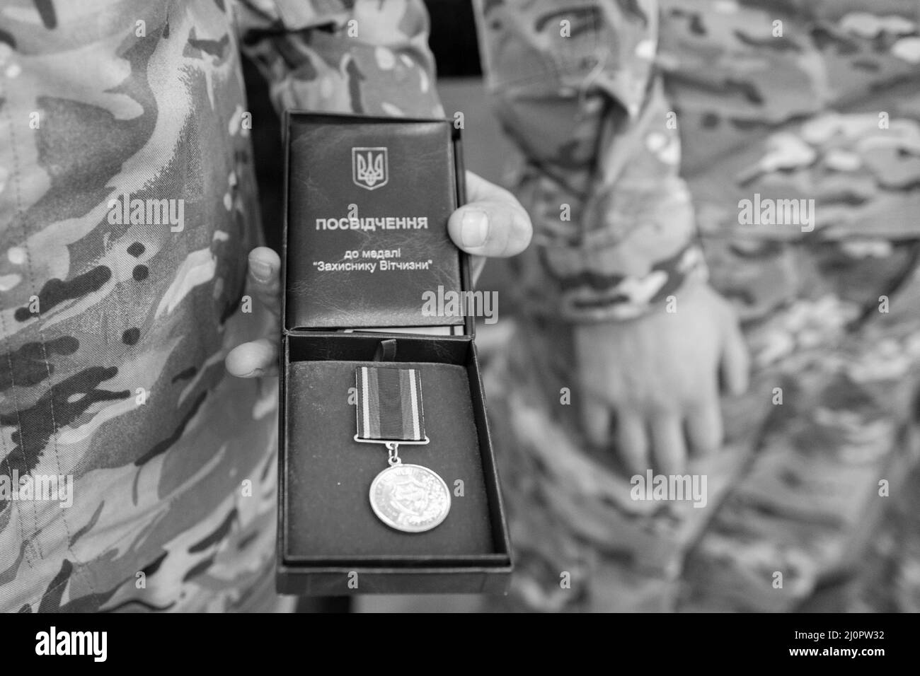 Ukraine President Volodymyr Zelenskyy awarded KORD fighters who protect ...